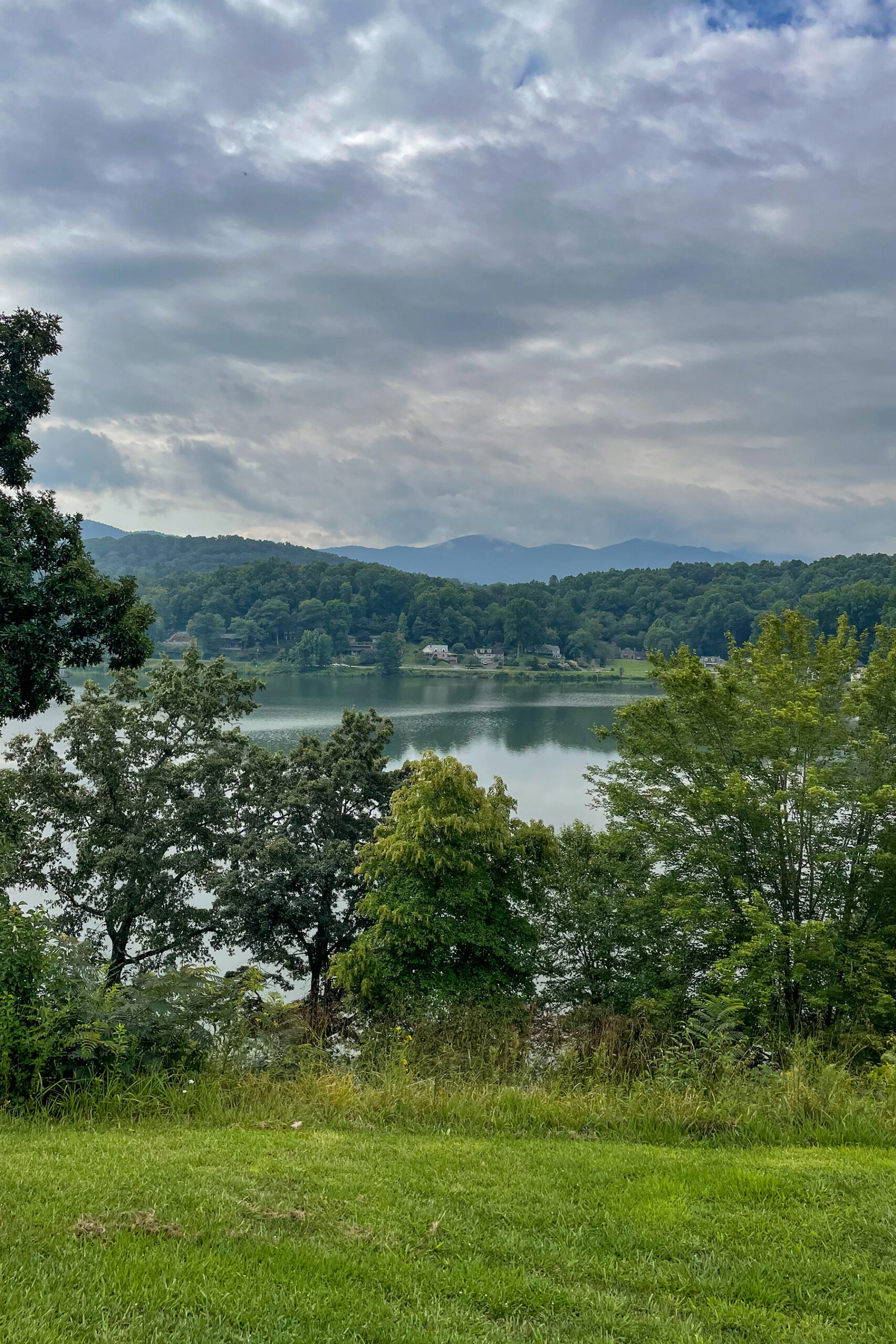 The Legend of Boojum and Hootenanny - Where the Dogwood Blooms